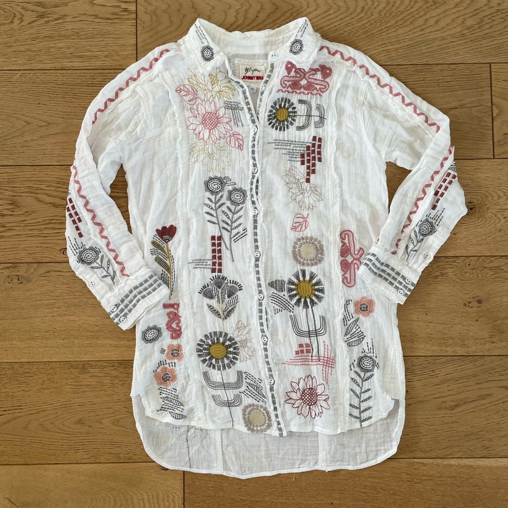 Johnny Was White Floral Embroidered Button Down - Gem